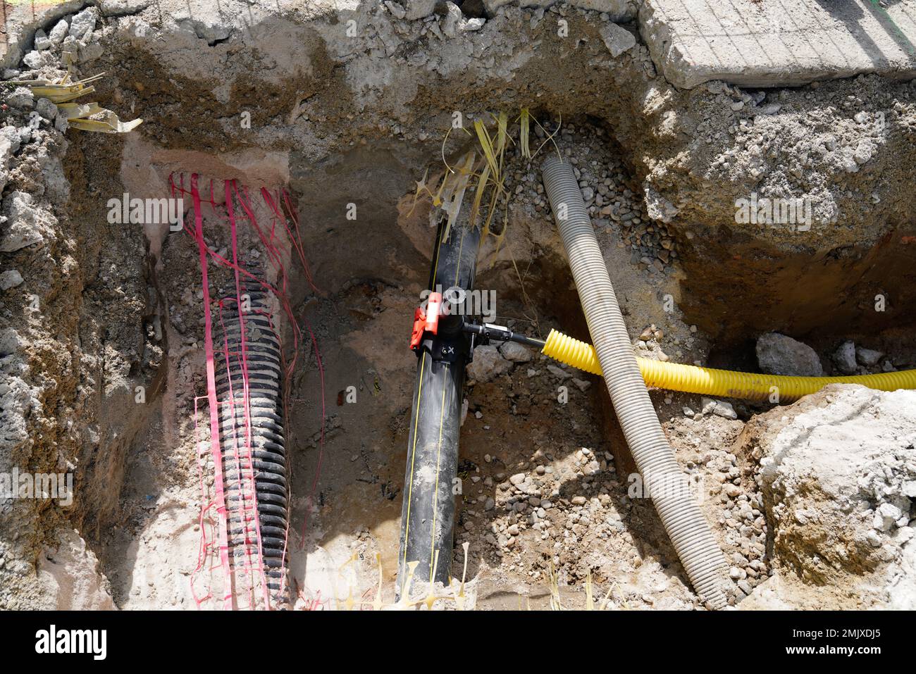 Underground water pipe signs hi-res stock photography and images - Alamy