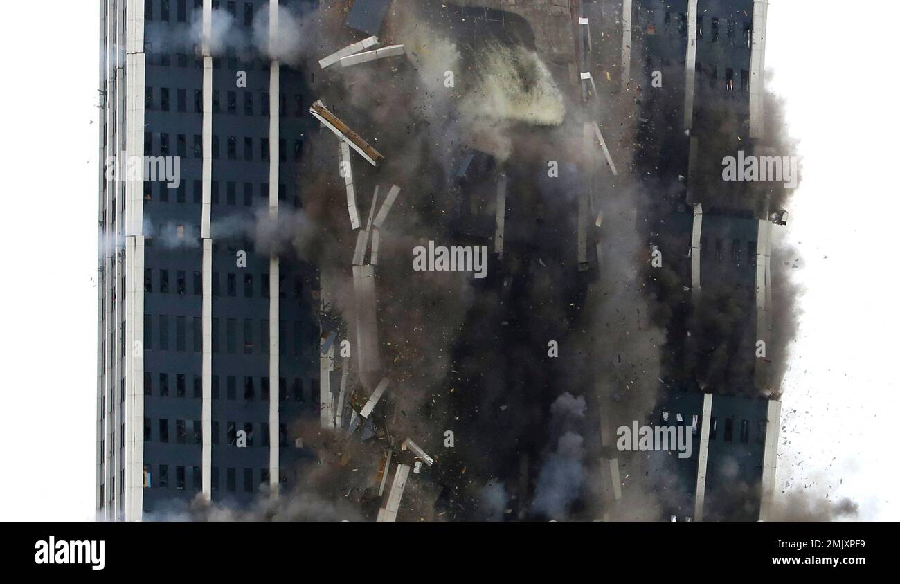Martin Tower, former world headquarters of Bethlehem Steel, implodes ...