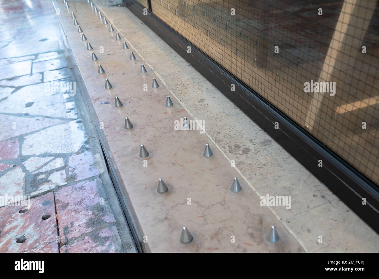 street furniture against the homeless Stock Photo - Alamy