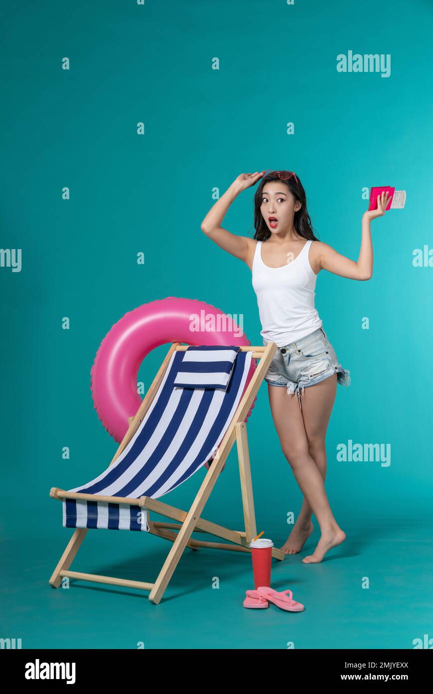 Take summer modelling young woman Stock Photo - Alamy