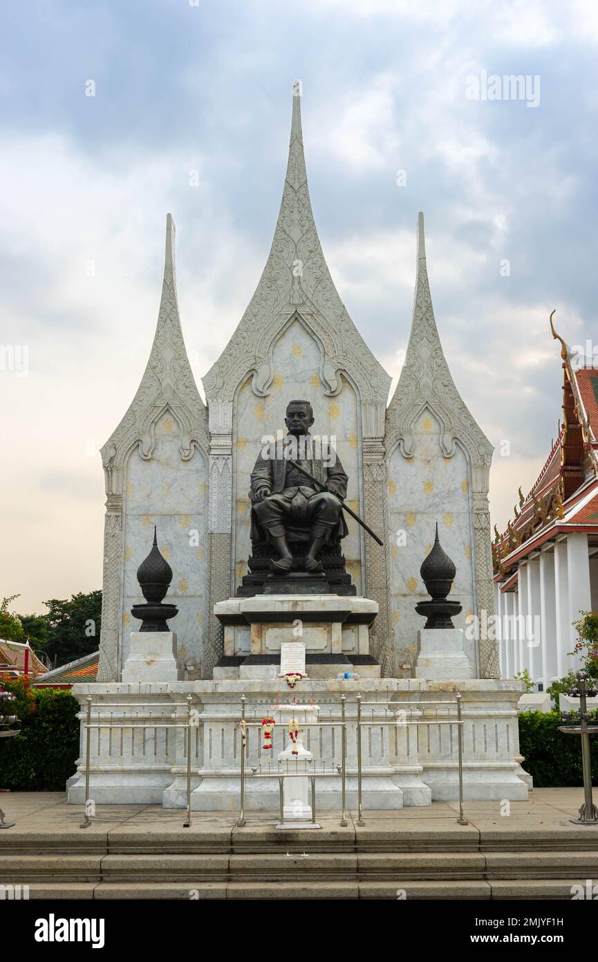 Statue of Thai King Rama III Wat Ratchanatdaram Worawihan (Loha Prasat ...