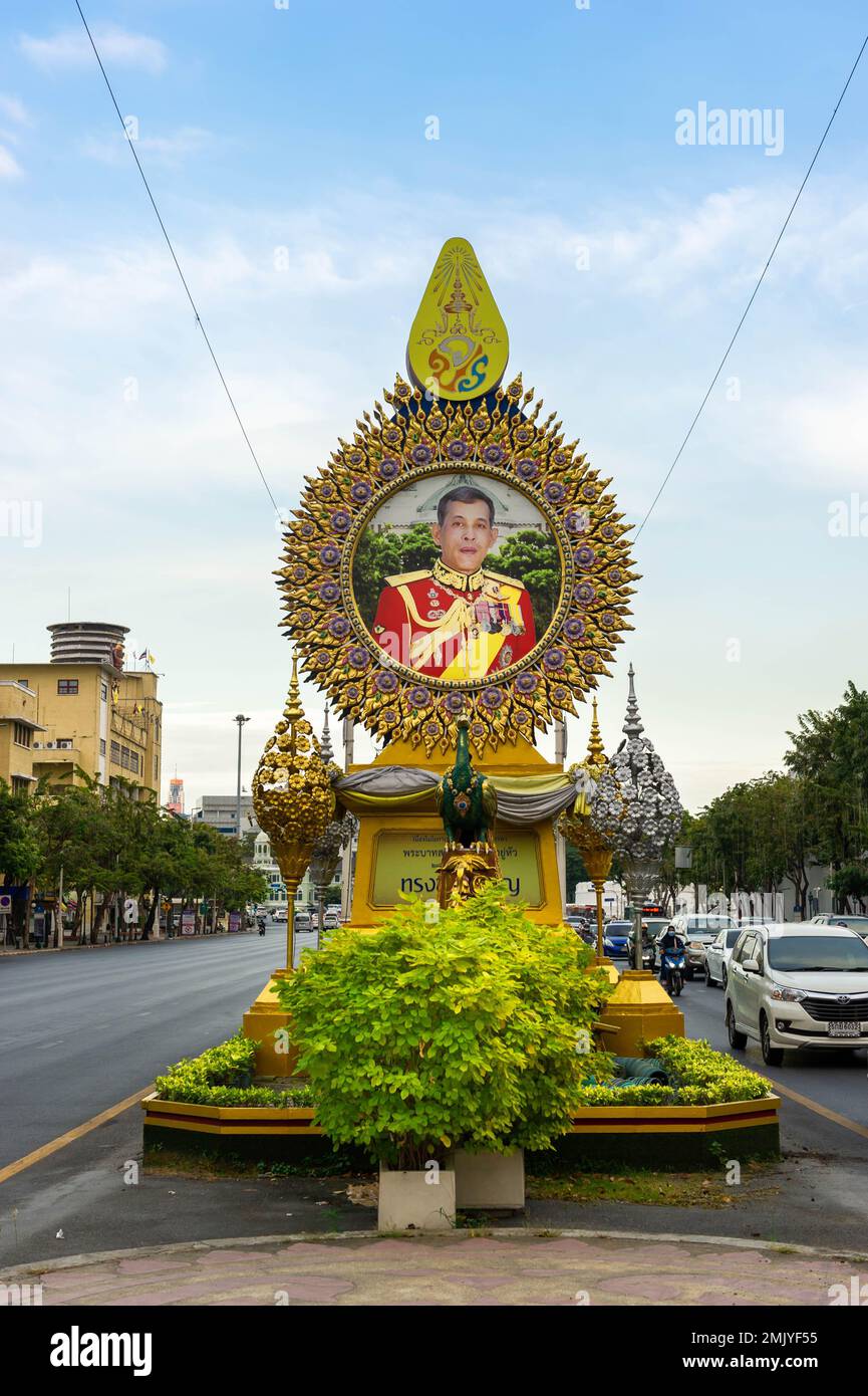 Monument for King Vajiralongkorn, Bngkok, Thailand Stock Photo - Alamy