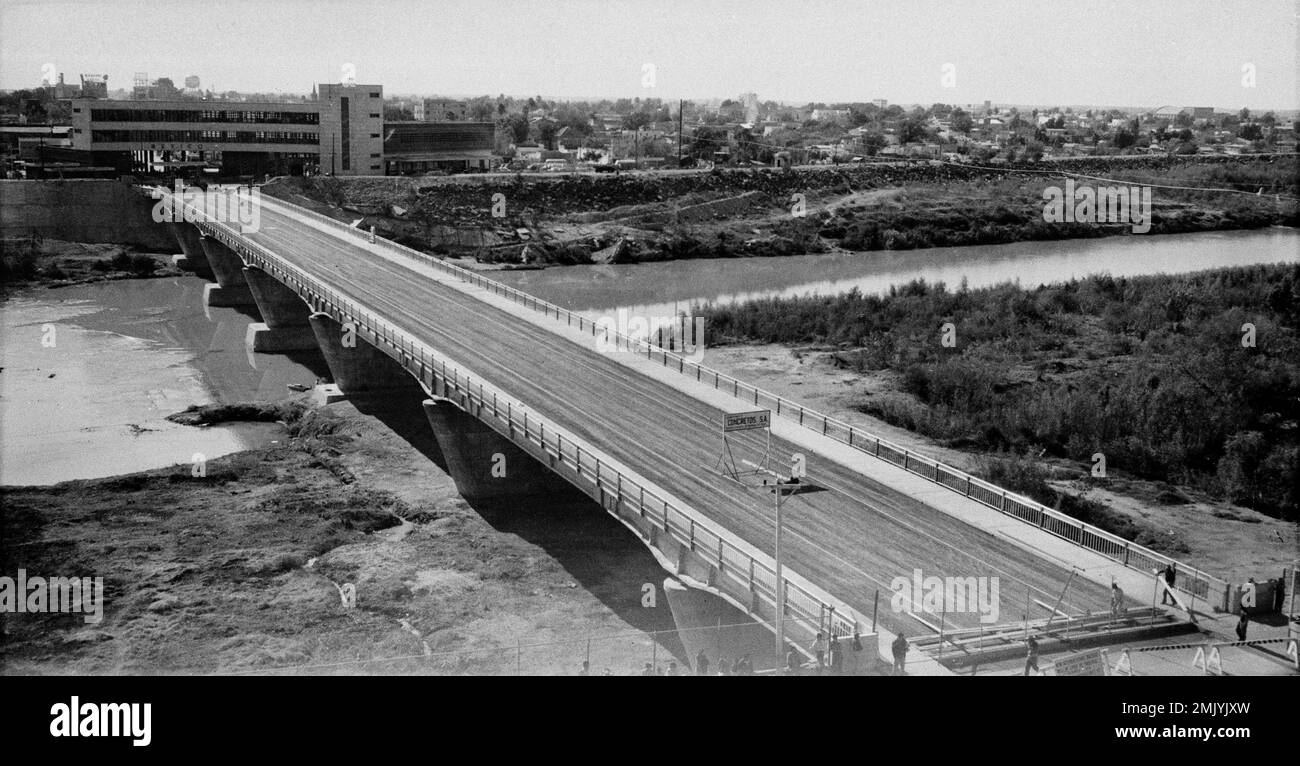 This is the new Laredo International Bridge at Laredo-Nuevo Laredo ...