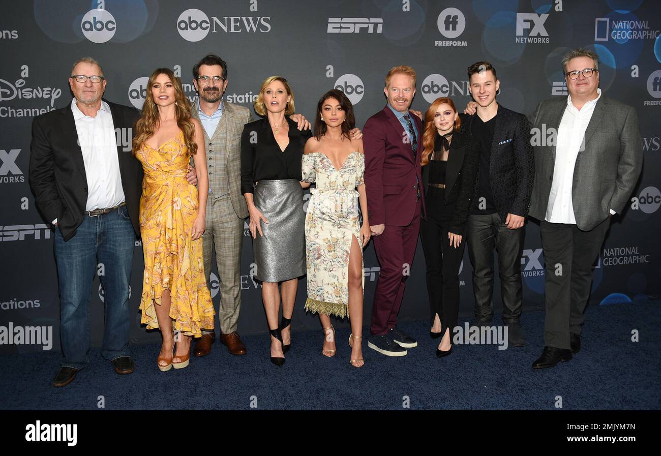 "Modern Family" cast members, from left, Ed O'Neill, Sofia Vergara, Ty ...
