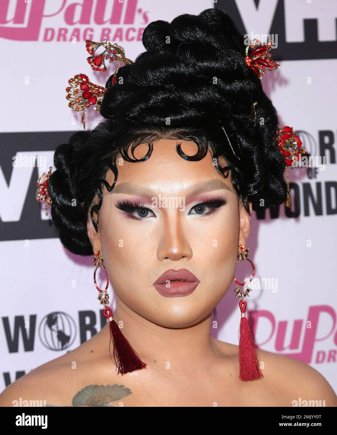 Soju arrives at the red carpet for "RuPaul's Drag Race" Season 11 at ...