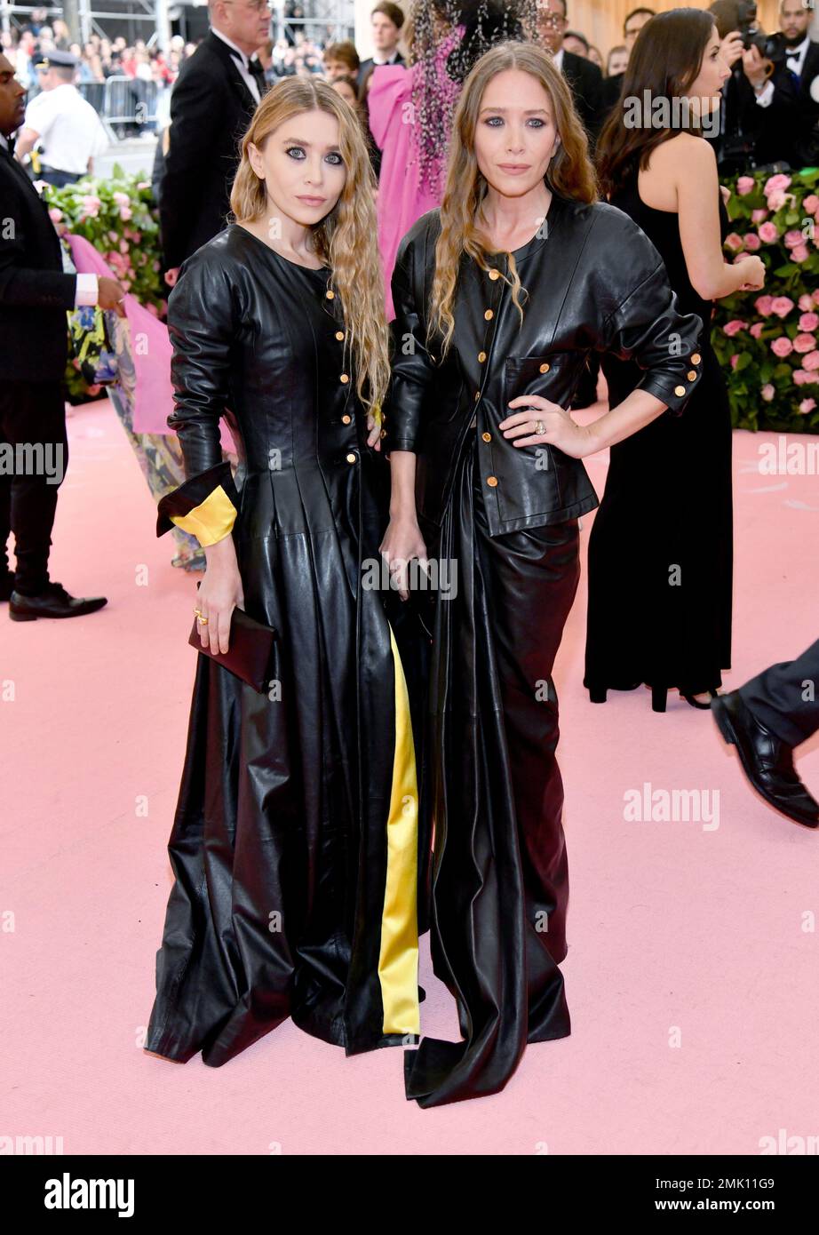 Mary Kate Olsen, left, and Ashley Olsen attend The Metropolitan Museum ...