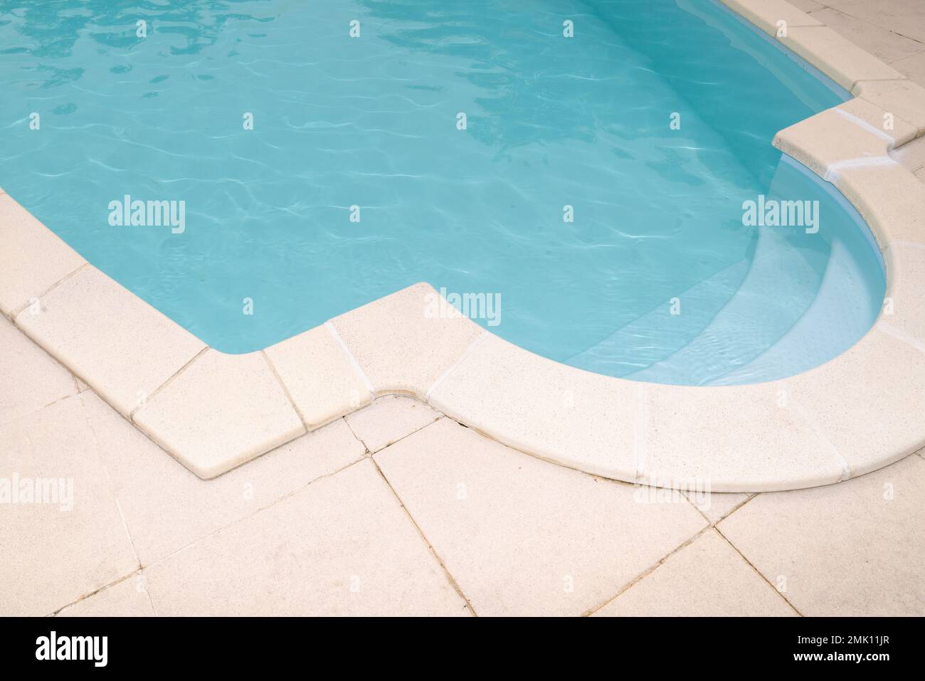 Round stone steps garden hi-res stock photography and images - Alamy