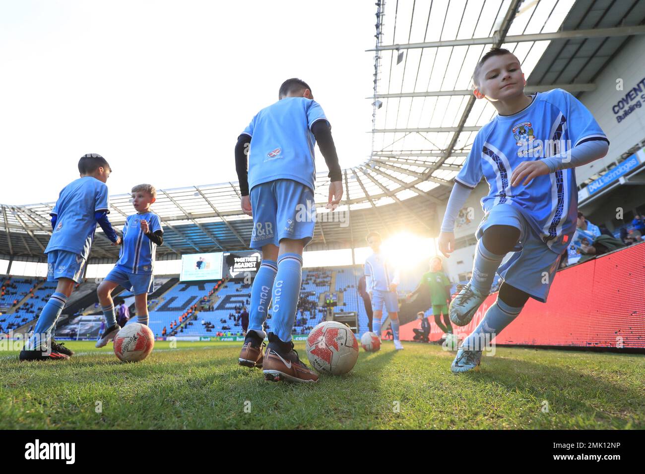 Efl mascots hi-res stock photography and images - Alamy