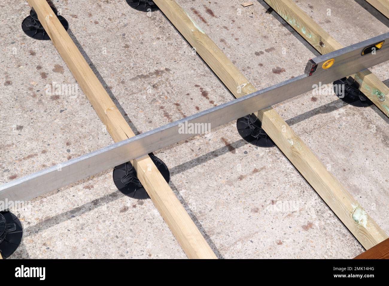 Constructing terracing wood terrace wooden patio Stock Photo - Alamy