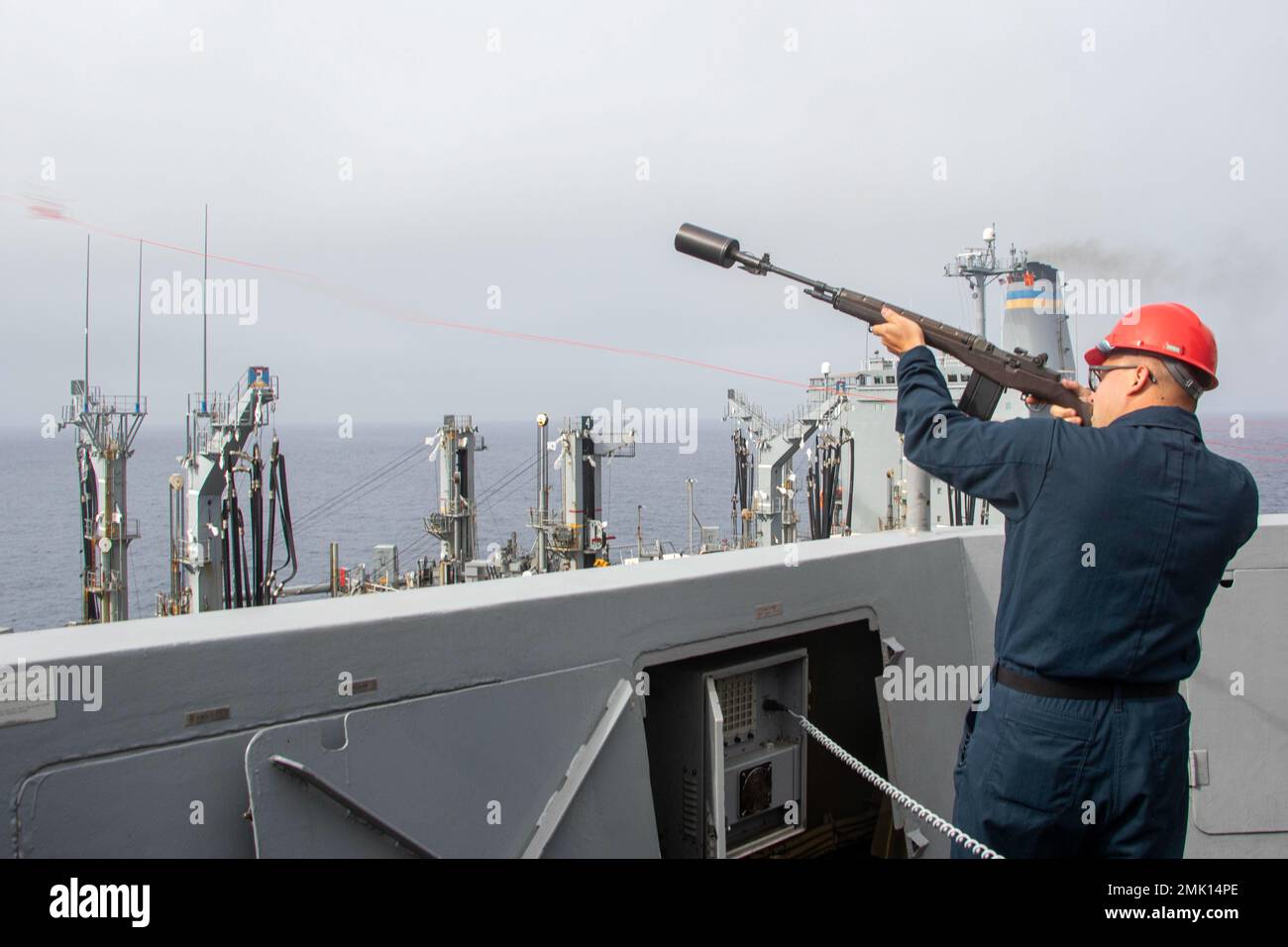 PACIFIC OCEAN (Sept. 2, 2022) - Gunner’s Mate 2nd Class Edward ...