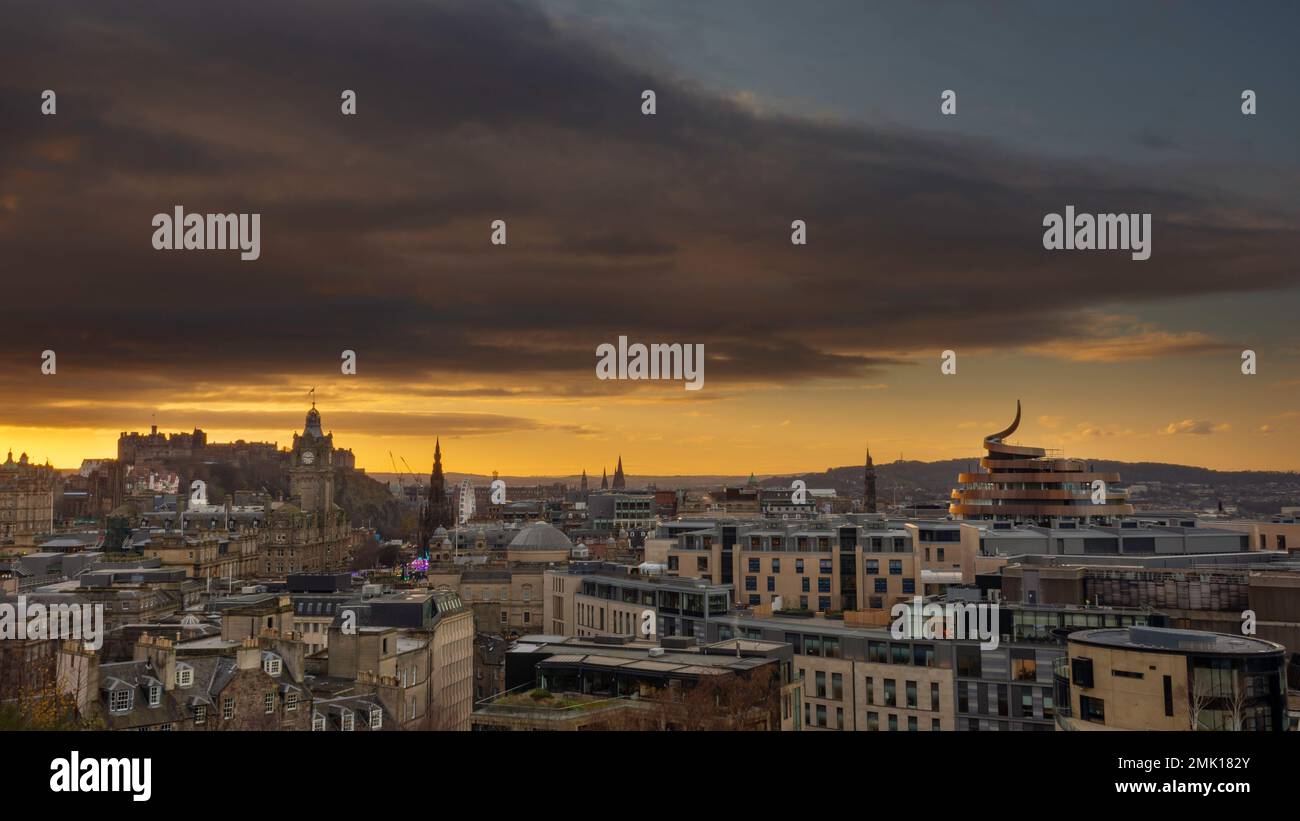 Edinburgh Skyline Cityscape Stock Photo - Alamy