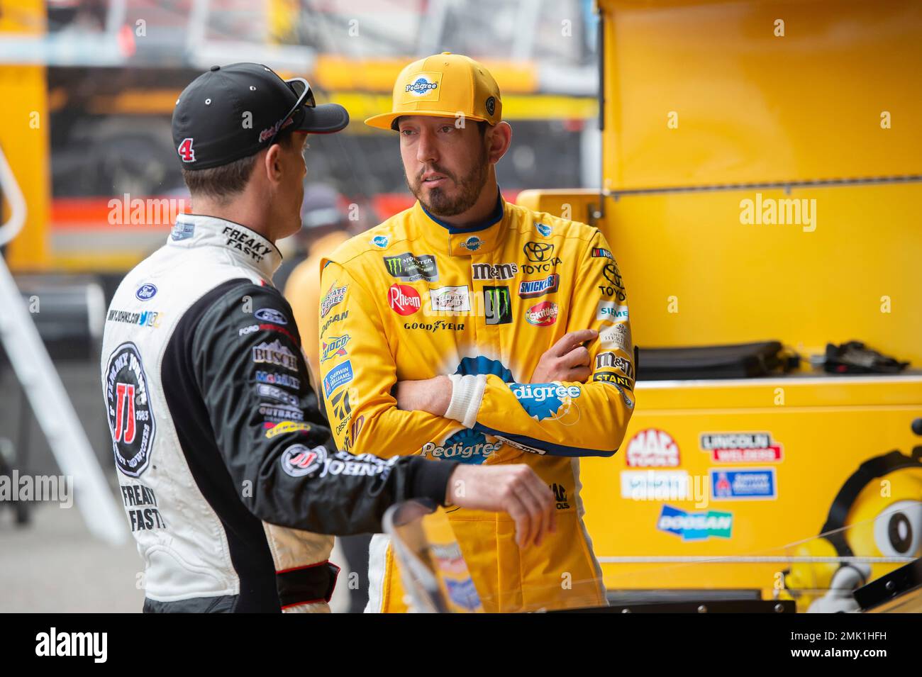 Kevin Harvick No. 4, left, and Kyle Busch No. 18 before the start of ...
