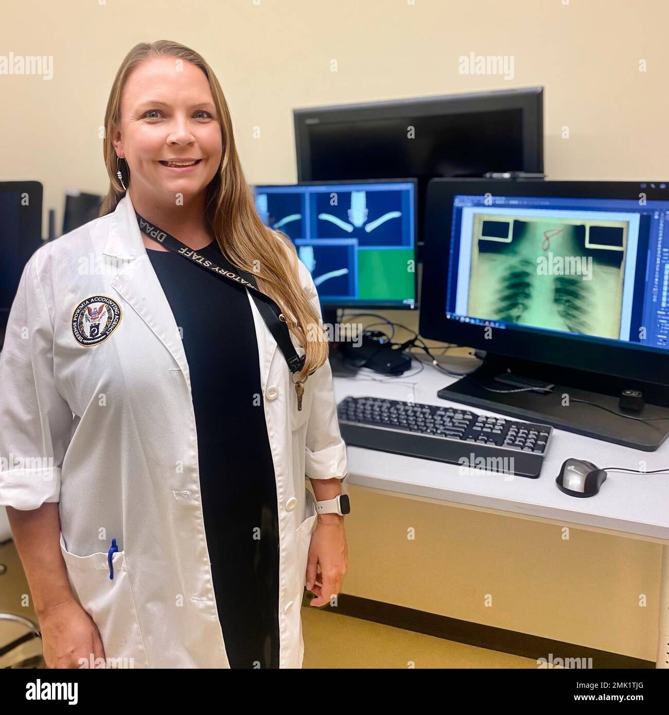 Follow spotlight hi-res stock photography and images - Alamy