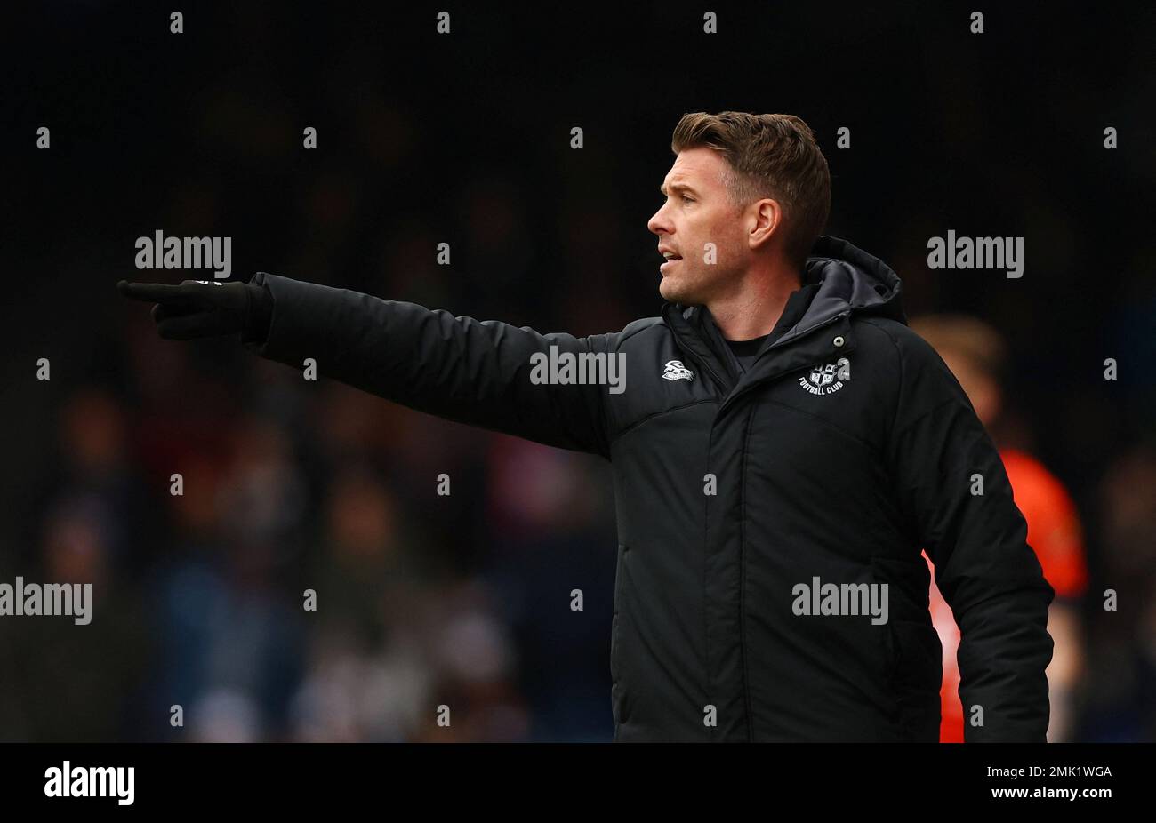 Rob edwards luton manager hi-res stock photography and images - Alamy