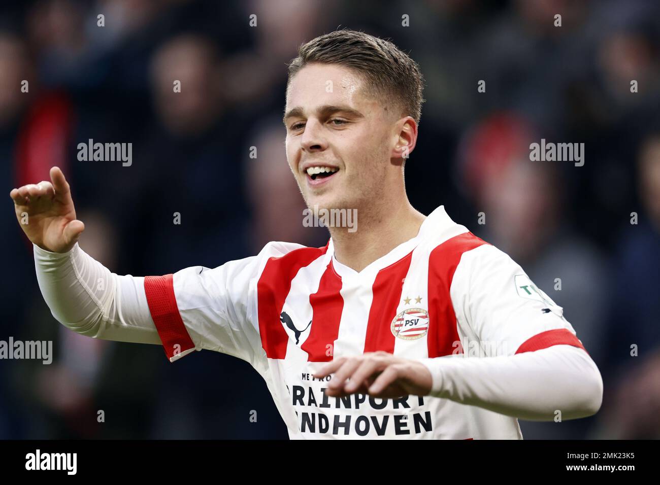 EINDHOVEN - Joey Veerman of PSV Eindhoven celebrates the 1-0 during the ...