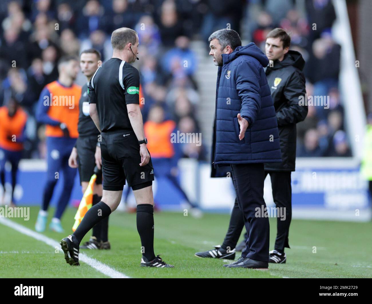 St Johnstone manager Callum Davidson shown a yellow card by referee ...