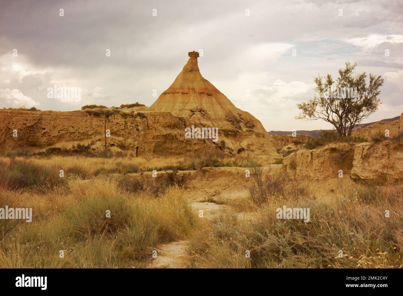 Saragossa in magic light and Bardenas Reales - a landscape from another ...