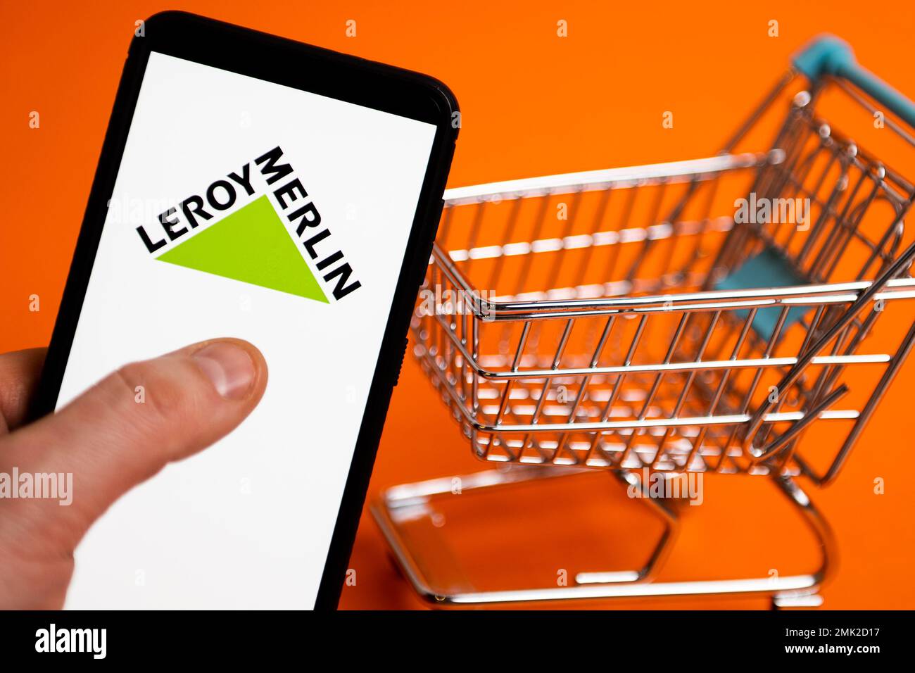 Leroy merlin logo hi-res stock photography and images - Alamy