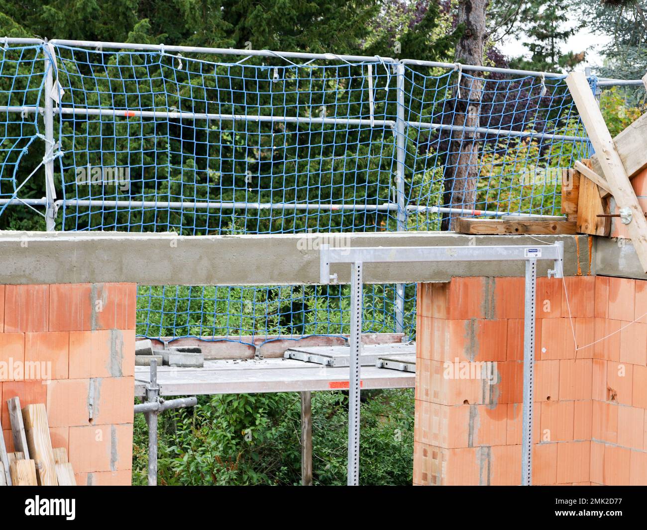bungle in building a house Stock Photo - Alamy