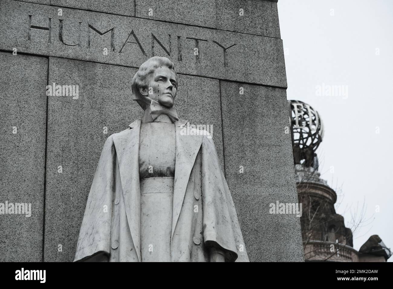 Edith Cavell Monument Stock Photo - Alamy