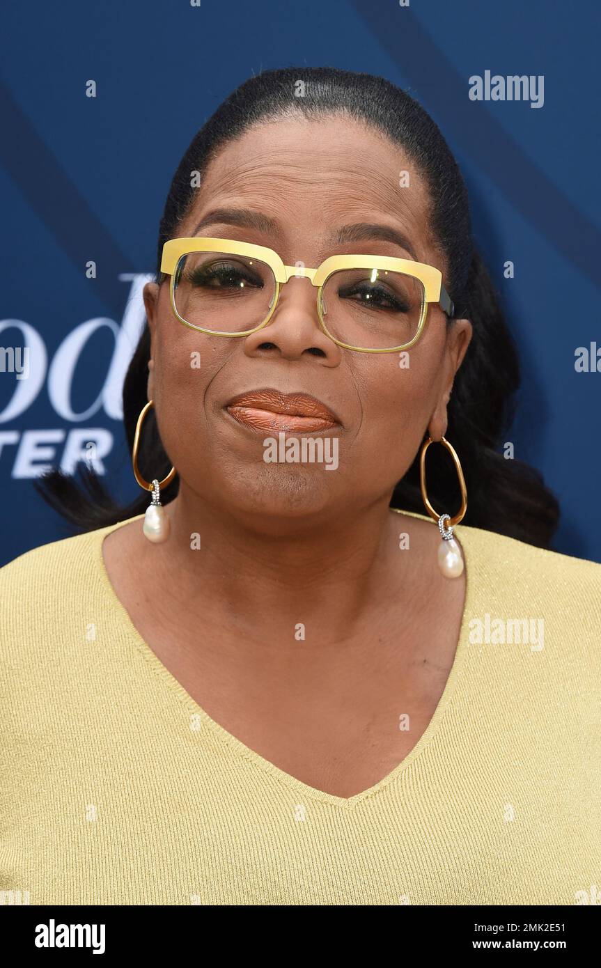 Oprah Winfrey arrives at THR's Empowerment in Entertainment Gala at ...
