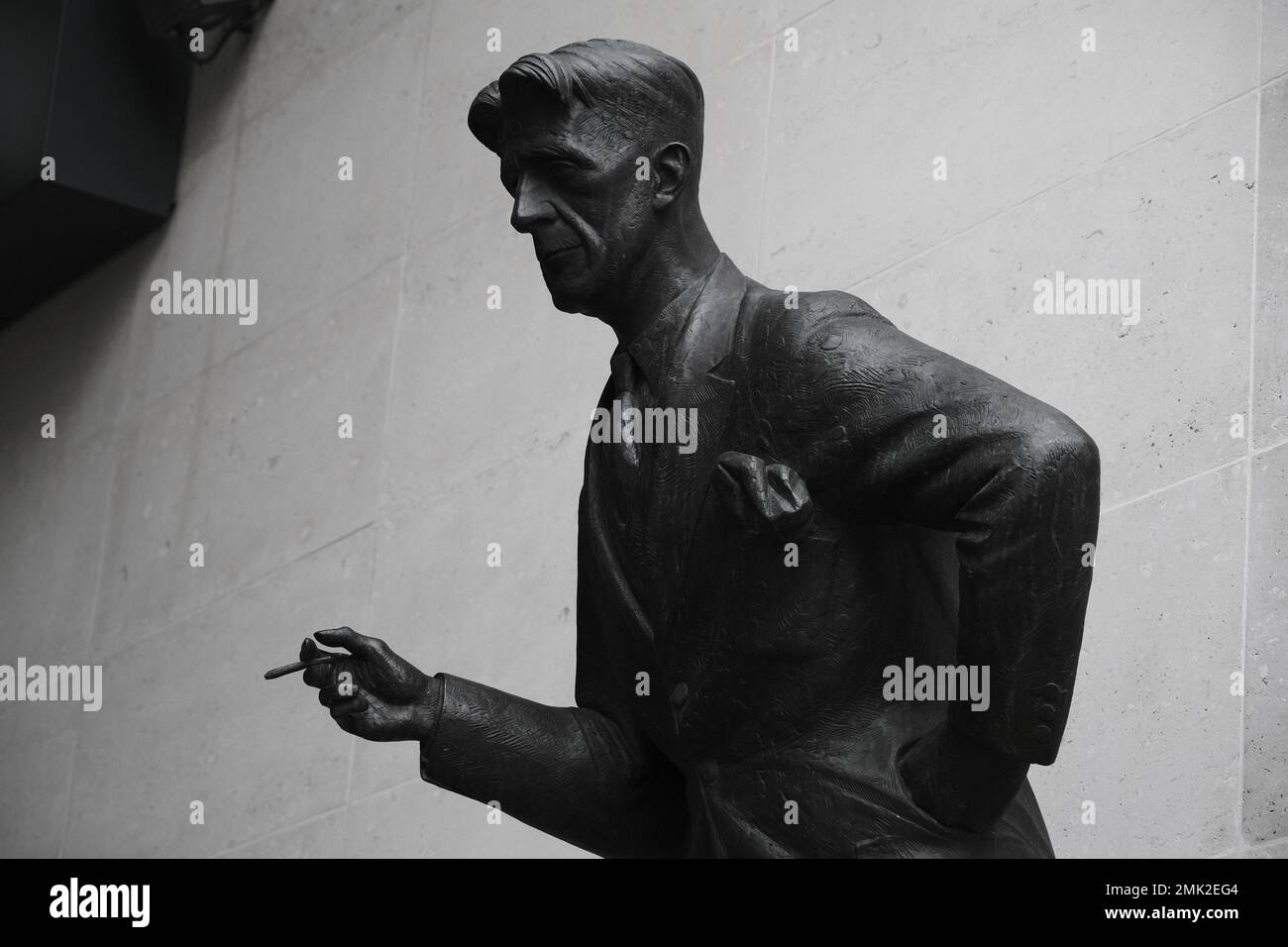George orwell bbc statue hi-res stock photography and images - Alamy