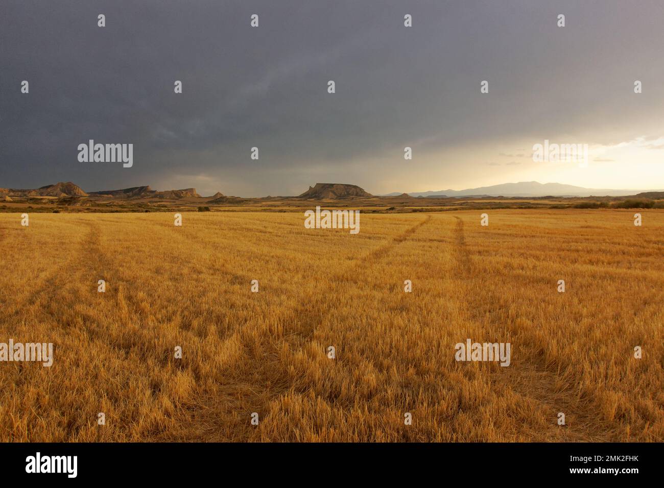 Saragossa in magic light and Bardenas Reales - a landscape from another ...