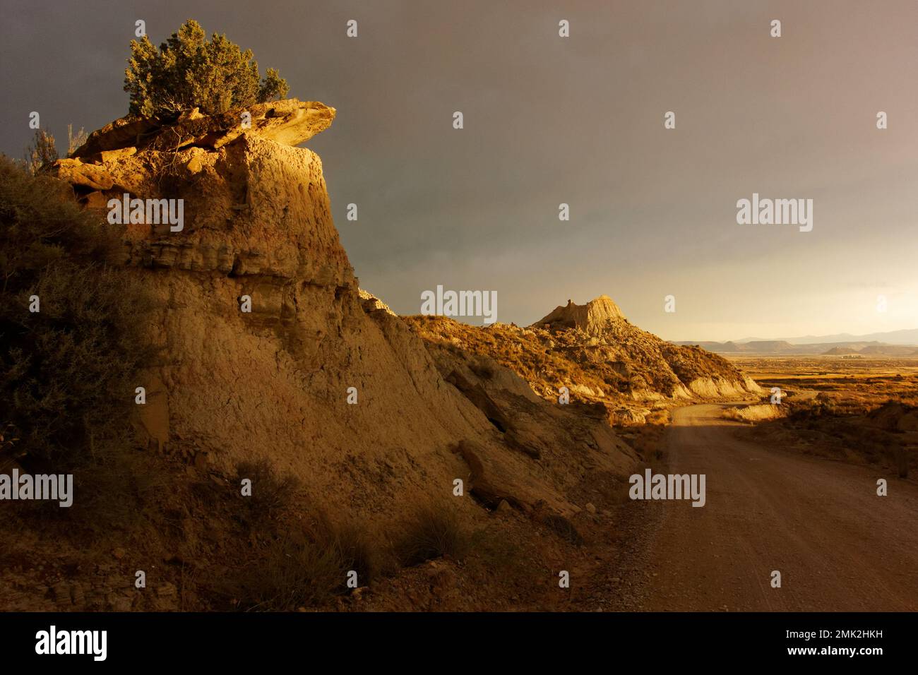Saragossa in magic light and Bardenas Reales - a landscape from another ...