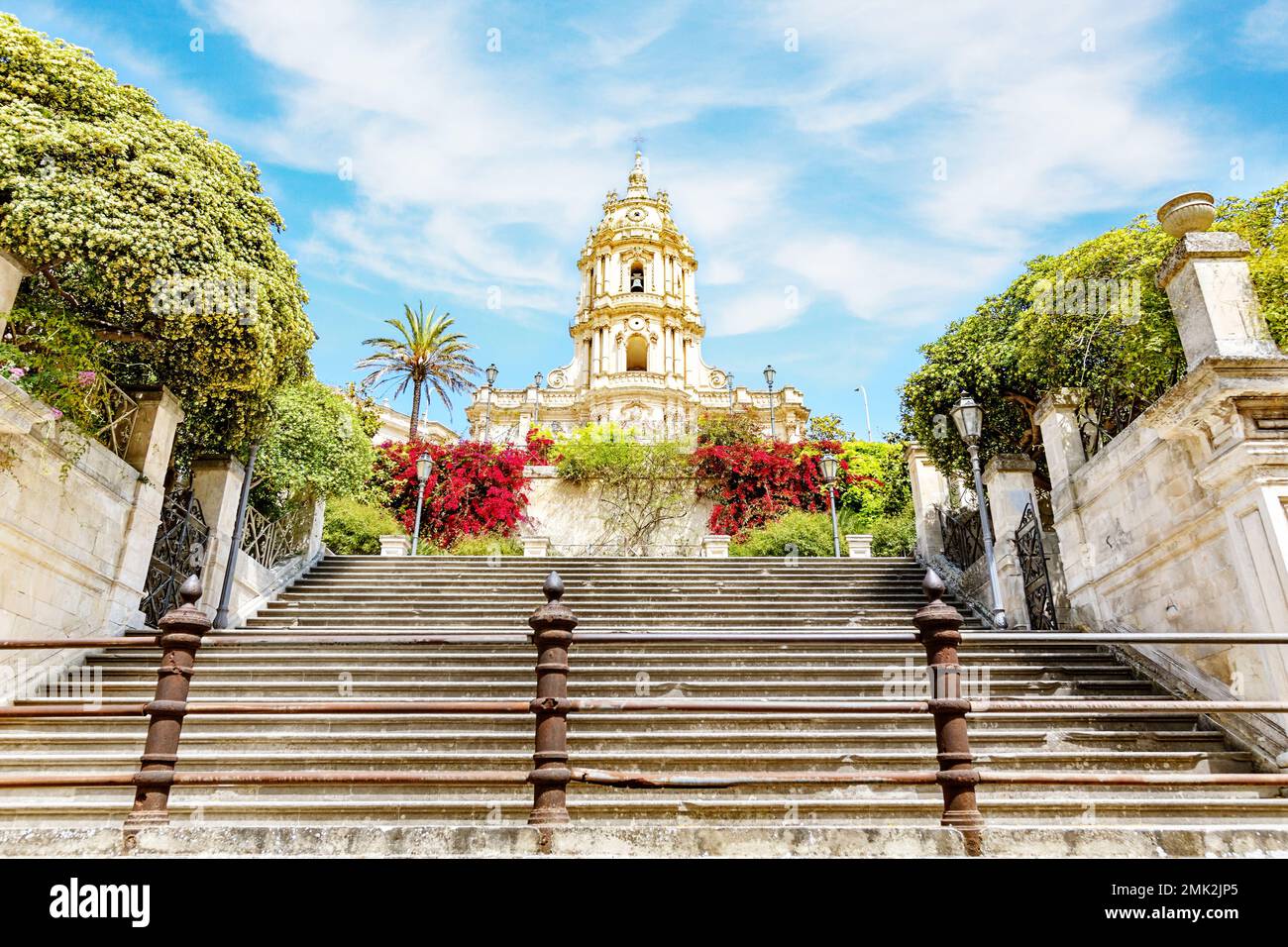 Statue di san giorgio hi-res stock photography and images - Alamy