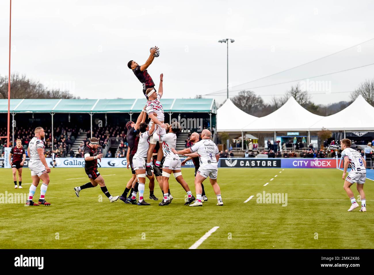 London, UK. 28th Jan, 2023. Andy Christie of Saracens collects the line ...