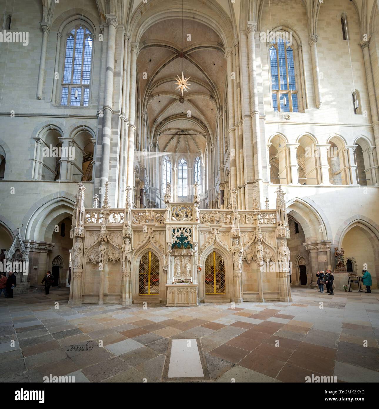 Gothic screen hi-res stock photography and images - Alamy