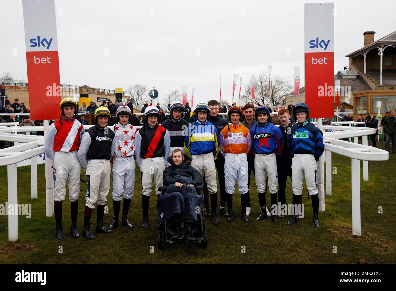Doncaster racecourse 2023 hi-res stock photography and images - Alamy
