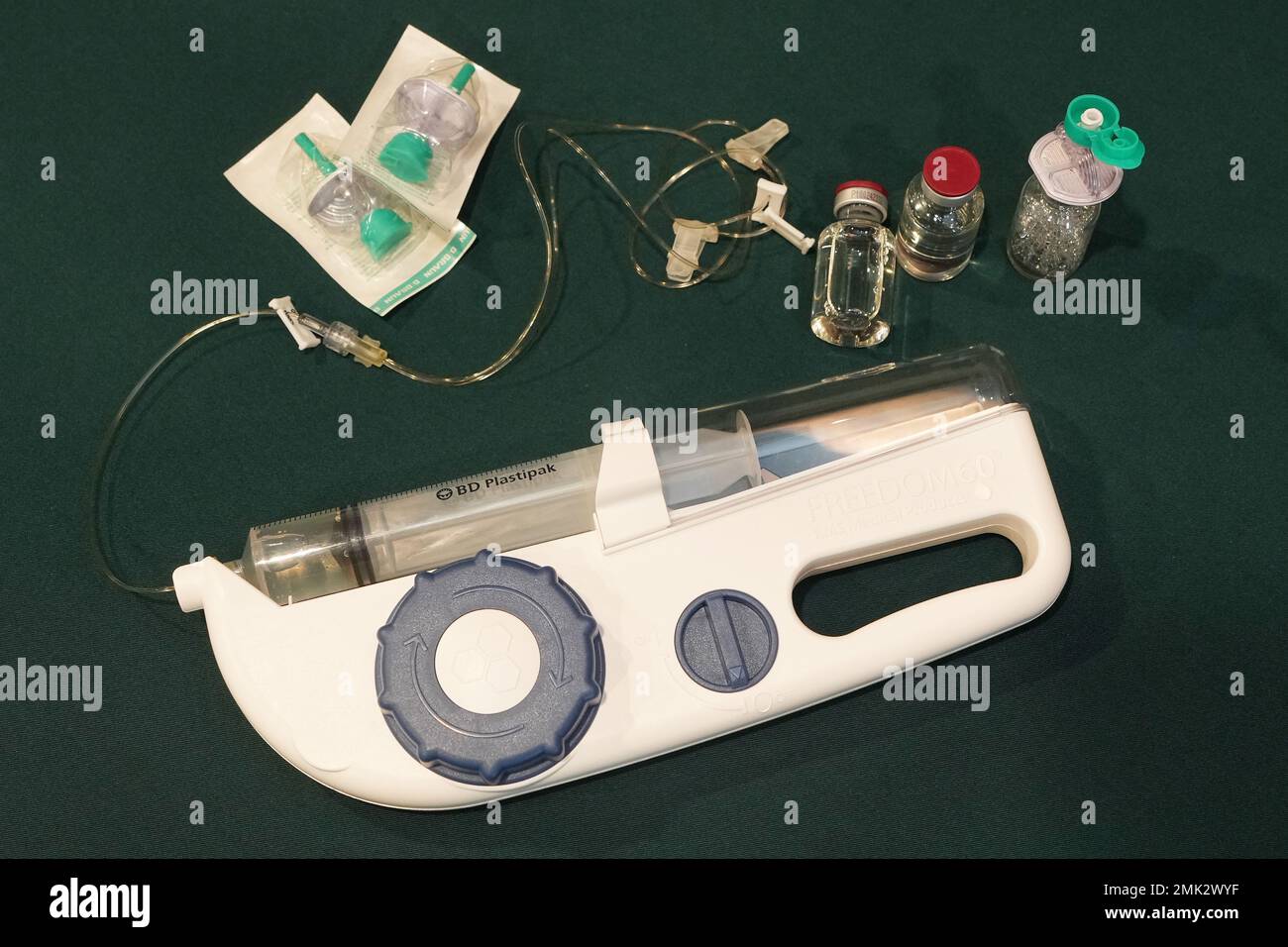 Subcutaneous injection hi-res stock photography and images - Alamy