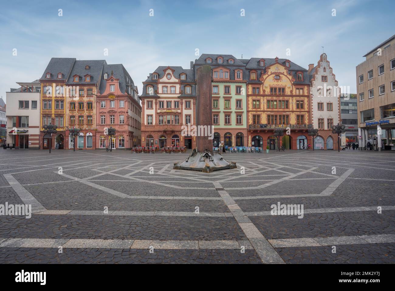 Heunensaule mainz market square hi-res stock photography and images - Alamy