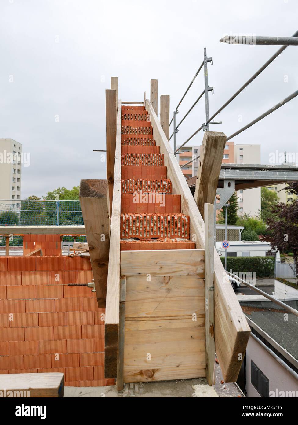 bungle in building a house Stock Photo - Alamy