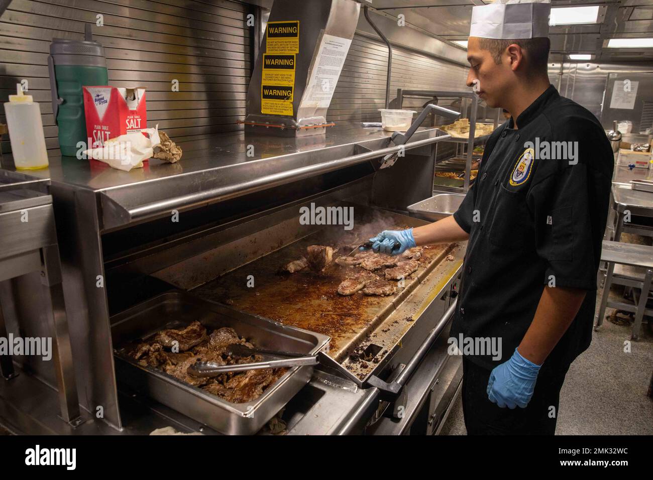 220903-N-EH998-1105 RED SEA (Sept. 3, 2022) Culinary Specialist 3rd ...