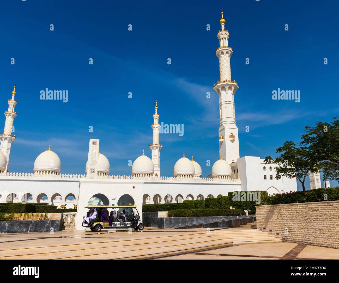Abu Dhabi, UAE - 11.27.2022 - View of a Sheikh Zayed grand mosque ...