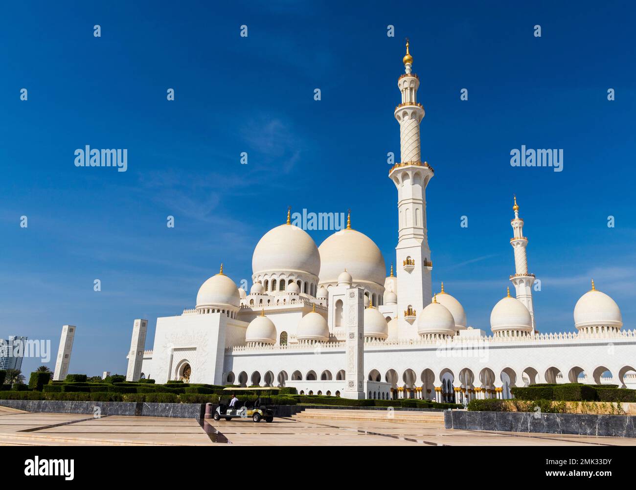 Abu Dhabi, UAE - 11.27.2022 - View of a Sheikh Zayed grand mosque ...
