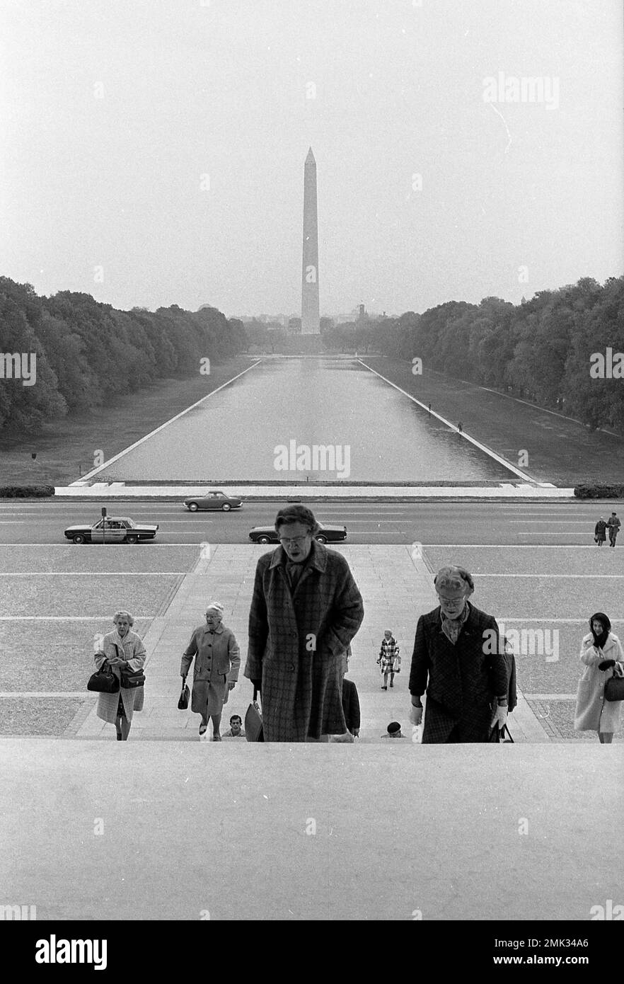 1970 lincoln memorial hi-res stock photography and images - Alamy