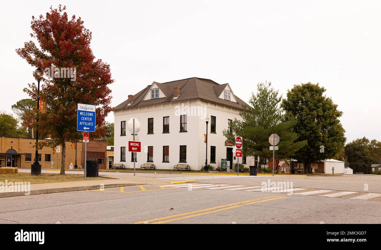 Pineville, Missouri, USA- October 16, 2022: The McDonald County Courthouse Stock Photo - Alamy