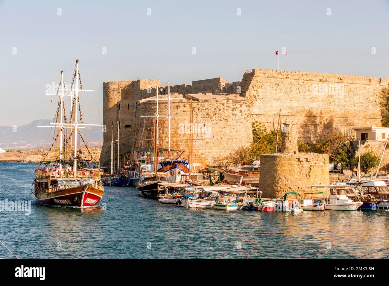 Keryneia hafen hi-res stock photography and images - Alamy