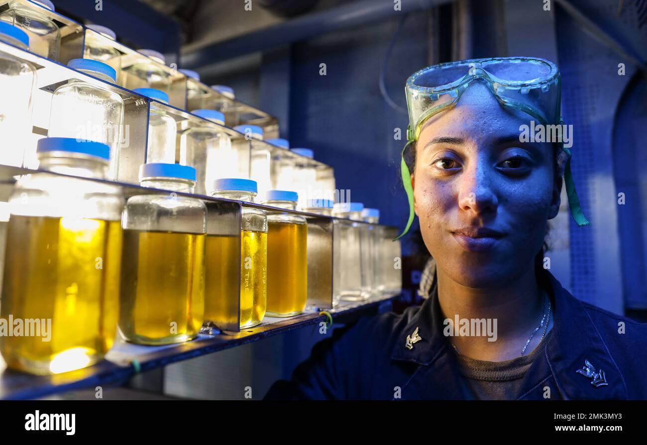 PHILIPPINE SEA (Sept. 4, 2022) – Damage Controlman 2nd Class Quiana ...