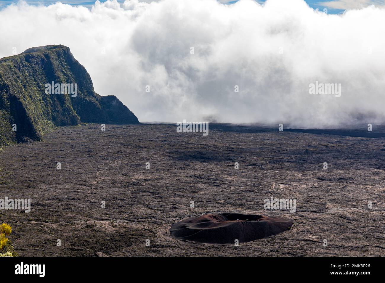 Reunion Island - Piton de la Fournaise volcano : L'enclos Fouque ...