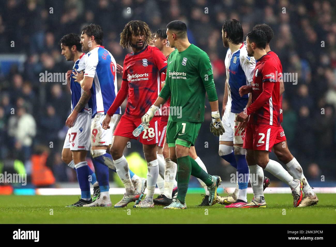 Birmingham City goalkeeper Neil Etheridge (centre) with team-mates as ...