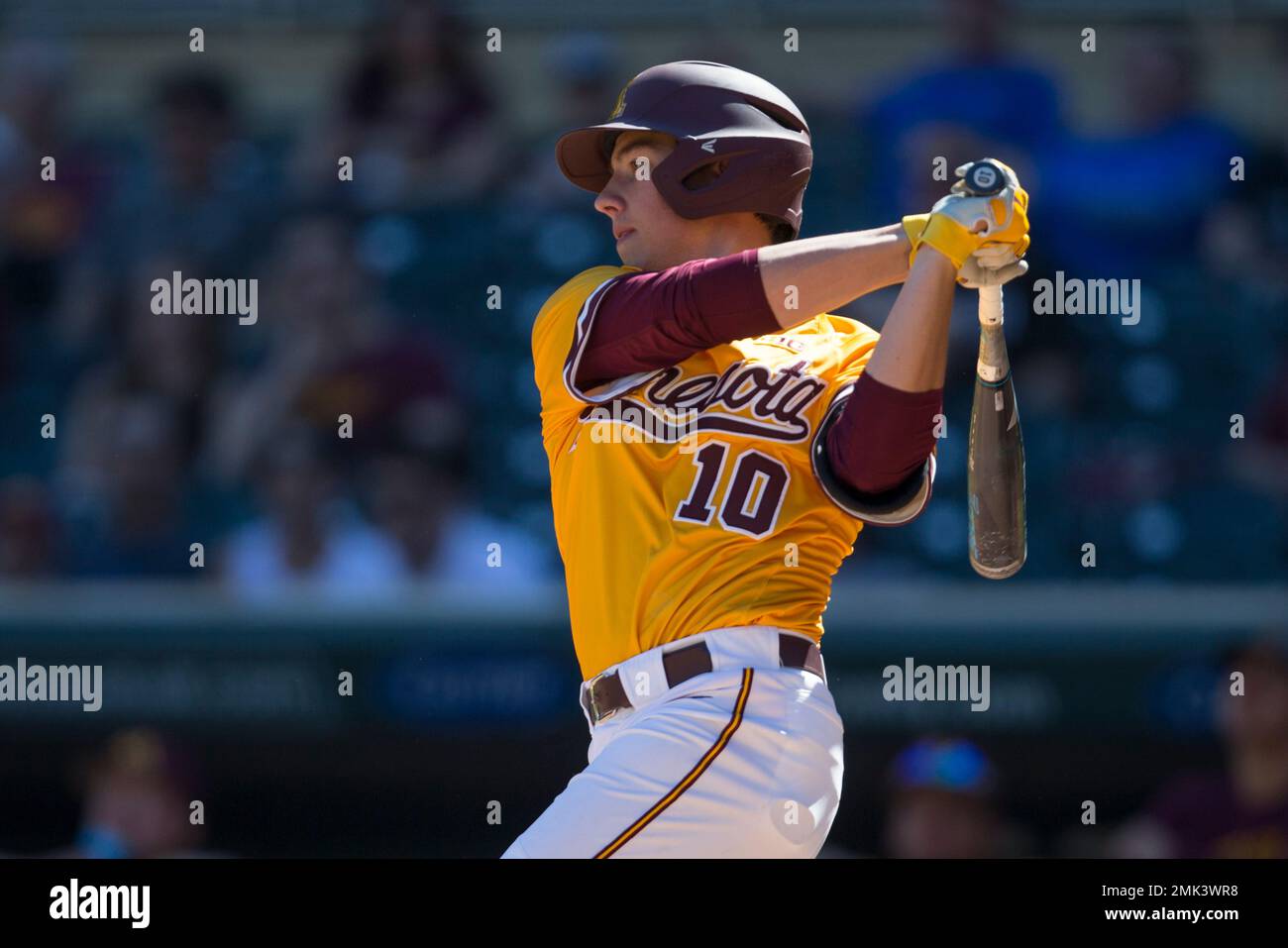 Minnesota's Cole McDevitt bats against Oklahoma during an NCAA college ...