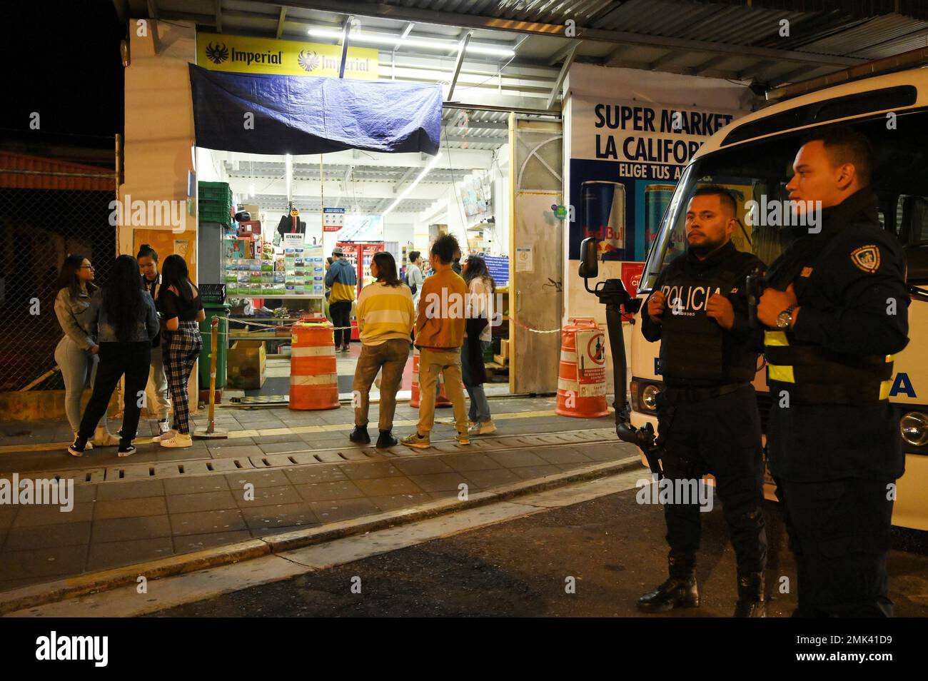 Police officers patrol in the nightclubs and bar zone of San Jose ...