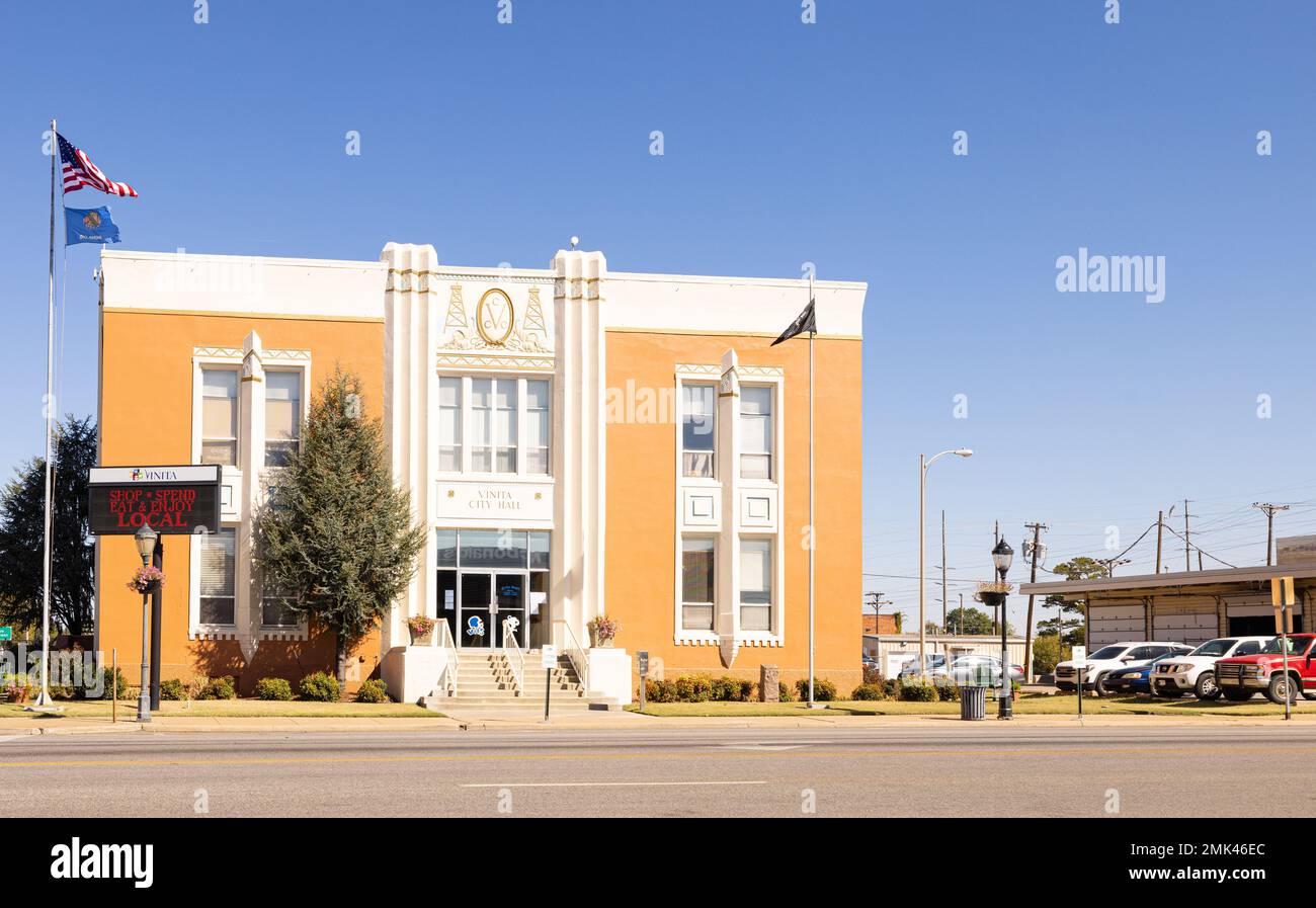 Vinita, Oklahoma, USA - October 18, 2022: The Vinita City Hall Stock Photo - Alamy