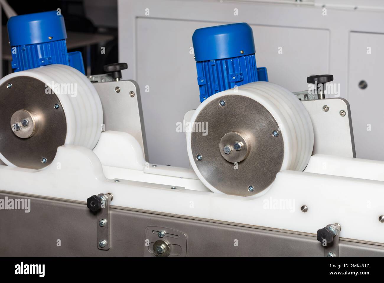 Mass production conveyor hi-res stock photography and images - Alamy