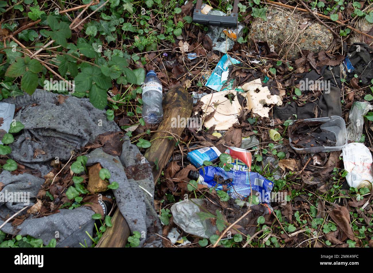 Slough, Berkshire, UK. 28th January, 2023. Fly-tipping and litter in ...