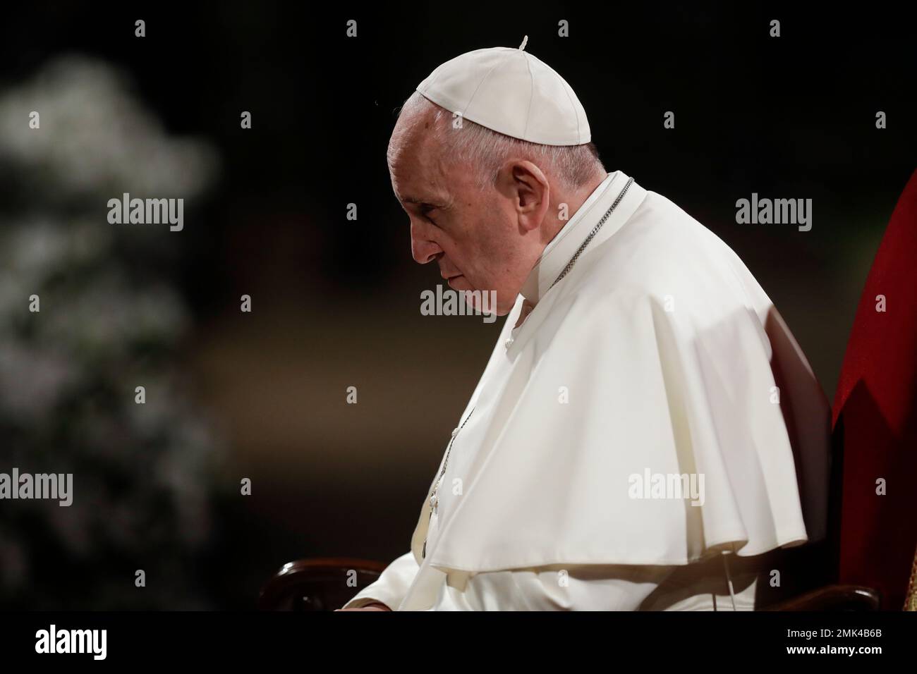 Pope Francis presides over the Via Crucis (Way of the Cross) torchlight ...